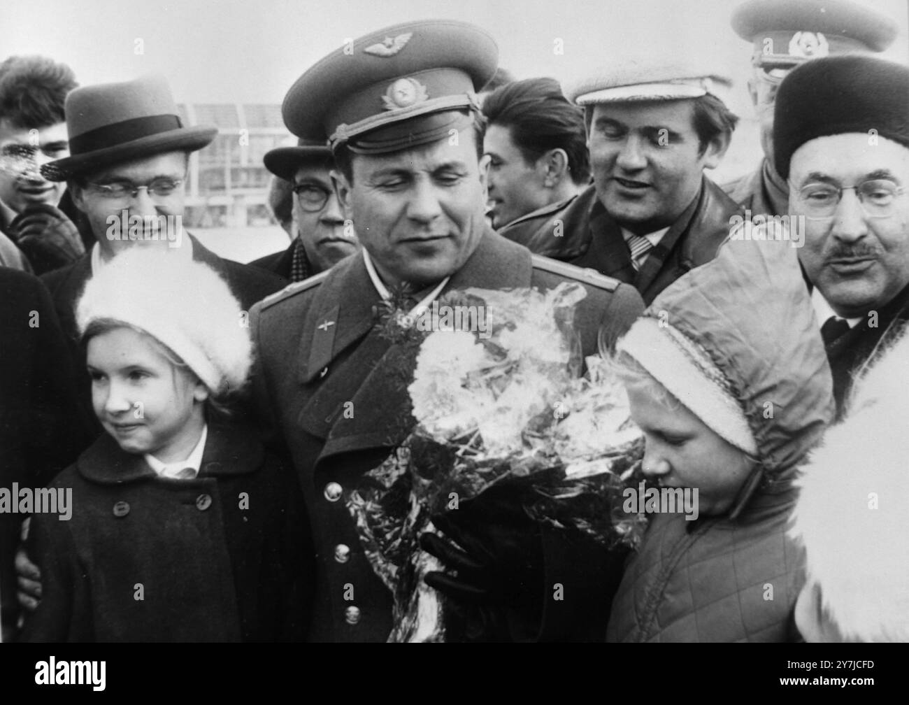 RUSSIAN COSMONAUT PAVEL POPOVICH IN VIENNA, AUSTRIA / ; 7 FEBRUARY 1964 Stock Photo - Alamy