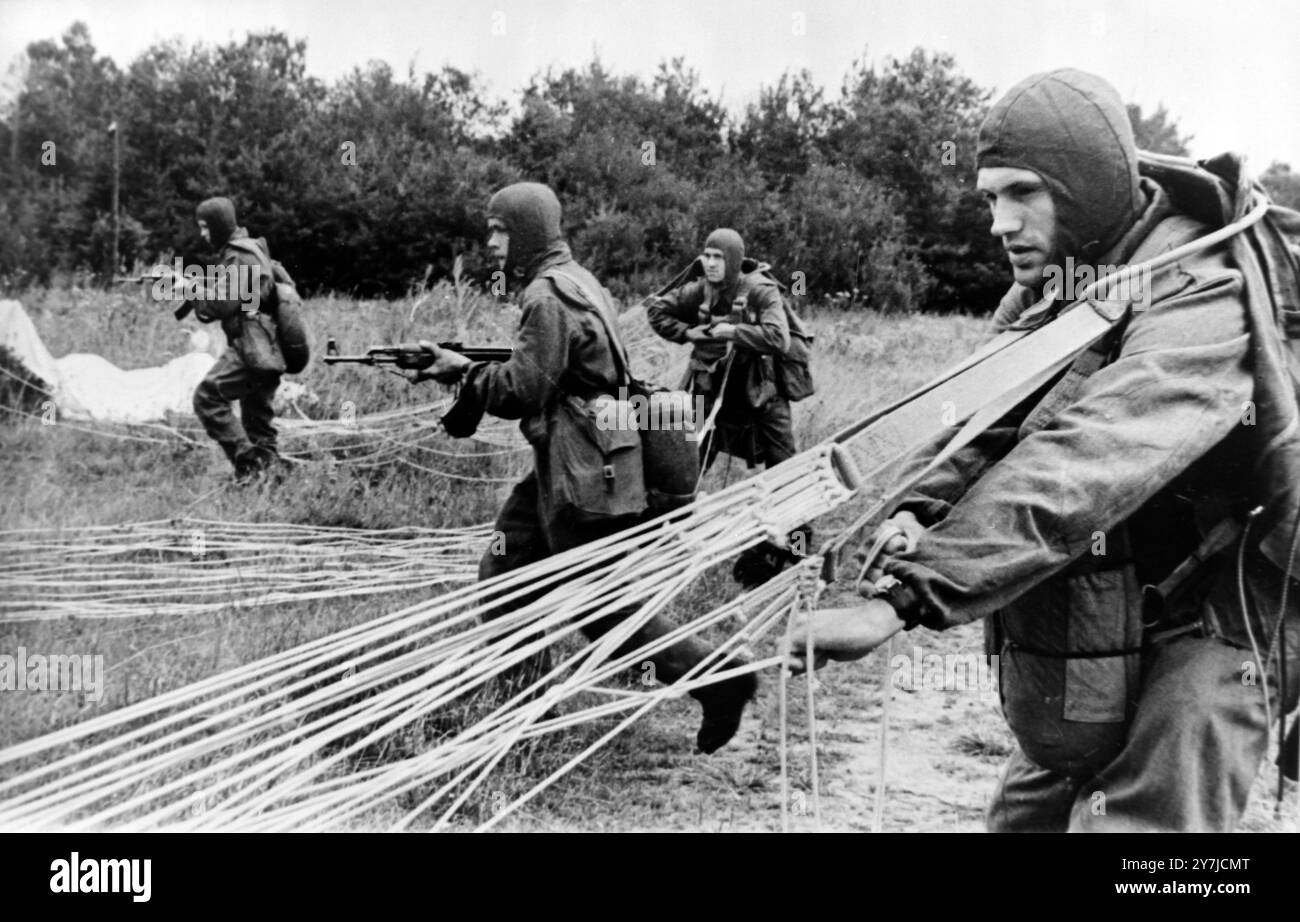 ARMY SOVIET MISSILES DURING EXERCISES ; 6 FEBRUARY 1964 Stock Photo - Alamy