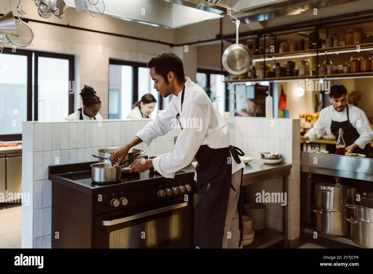 Commercial cooking technique hi-res stock photography and images - Alamy