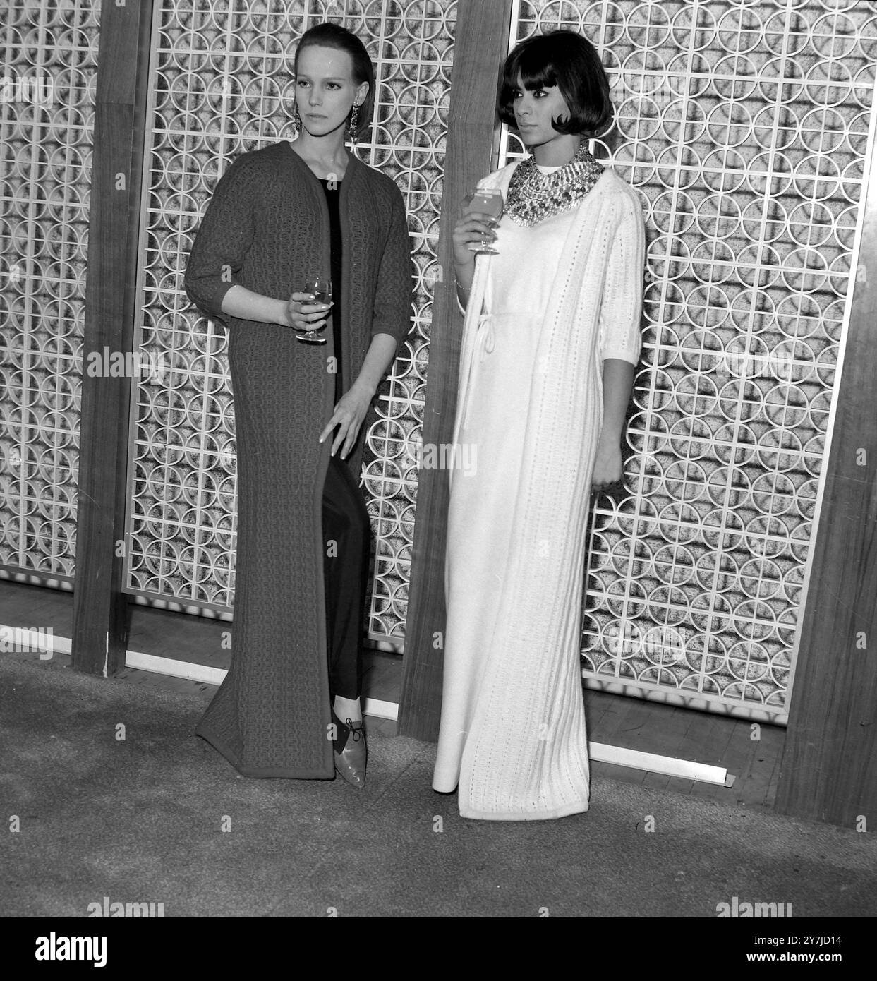 FASHION COLLECTION EVENING WEAR WITH JILL STINCHCOMBE AND JANETTE DE ...