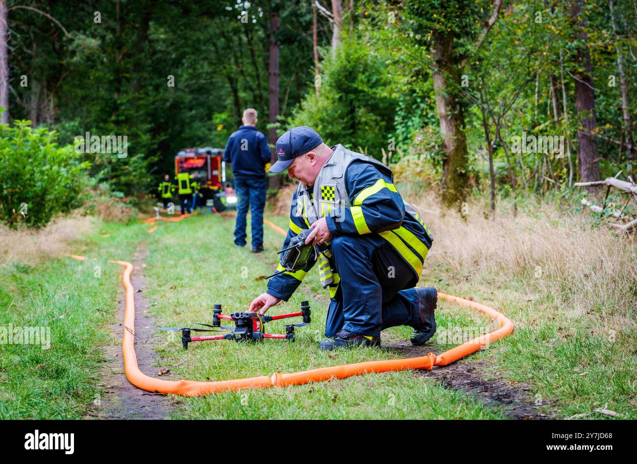 Drone skills hi-res stock photography and images - Alamy