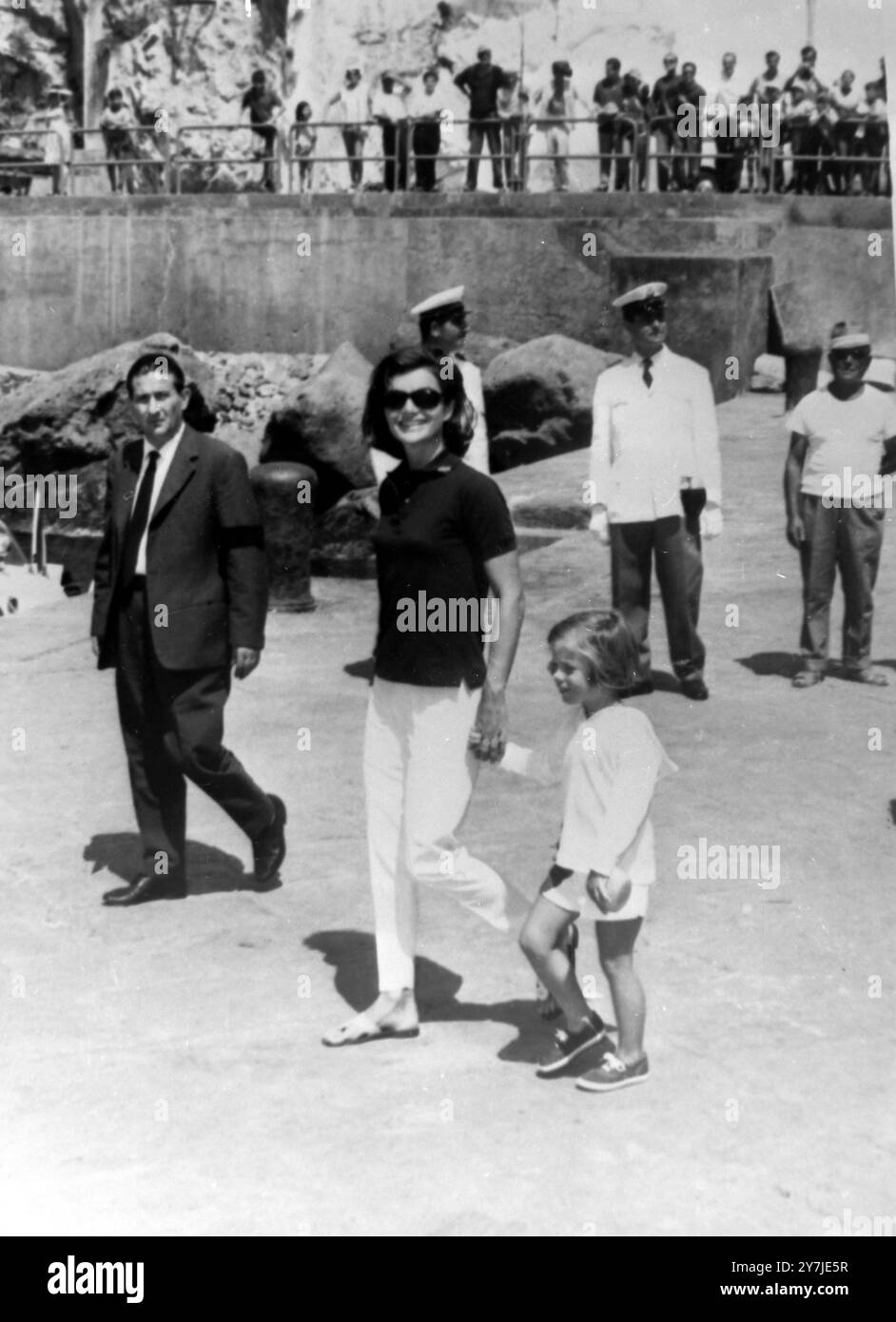 JACQUELINE JACKIE KENNEDY WITH DAUGHTER CAROLINE IN RAVELLO, ITALY IN ...