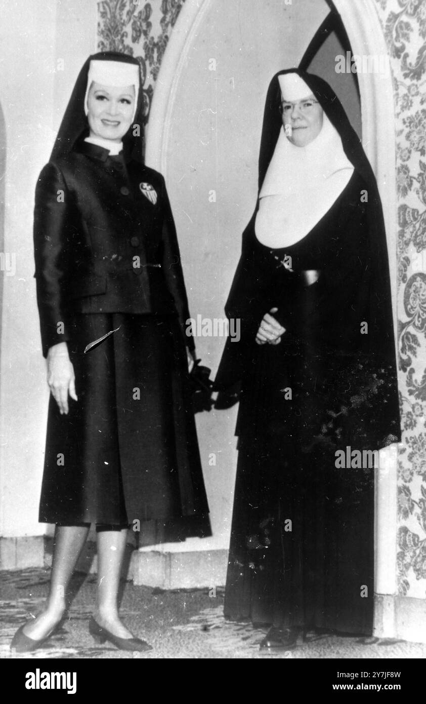 FASHION HABITS NEW NUNS HABITS IN CHICAGO ; 27 JANUARY 1964 Stock Photo ...