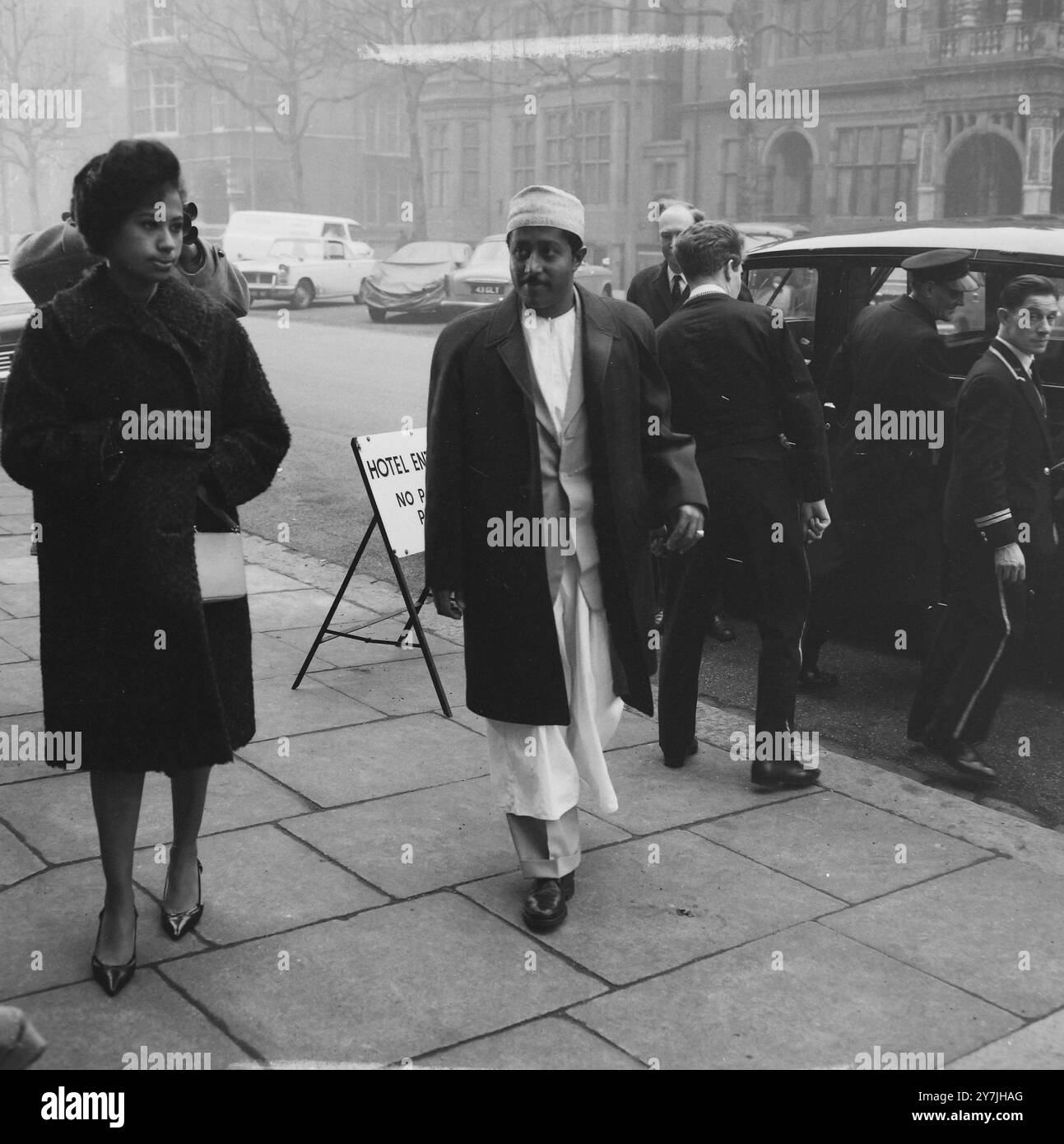 THE SULTAN OF ZANZIBAR SYYID JAMSHID BIN ABDULLAH ARRIVES IN BAYSWATER ...