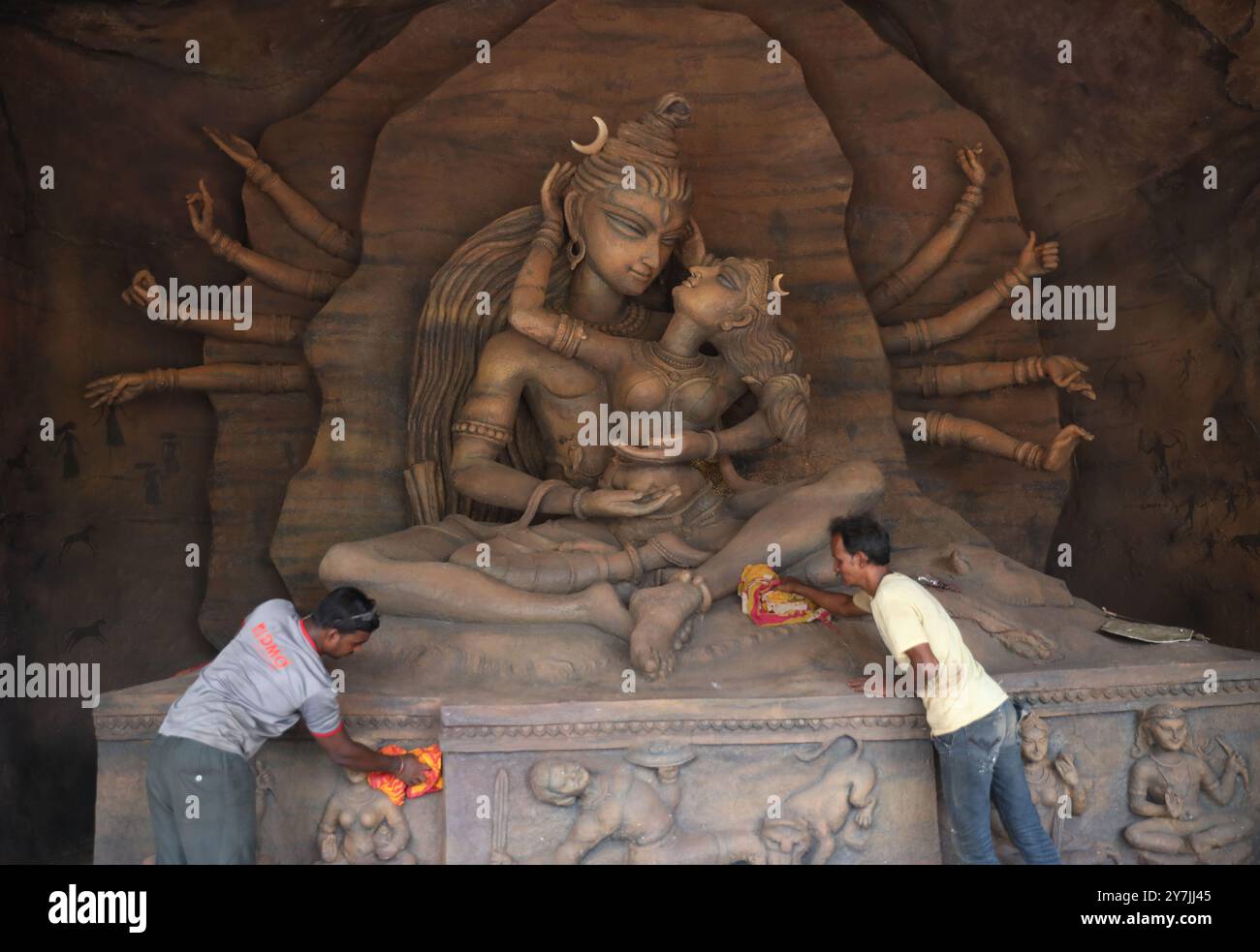 Pandal making hi-res stock photography and images - Alamy