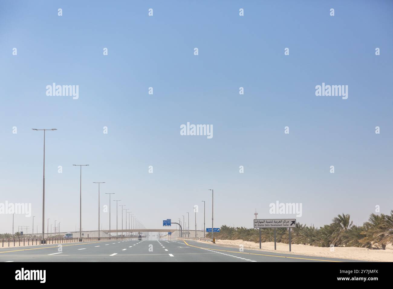 The E11 motorway from Dubai to Abu Dhabi UAE Stock Photo - Alamy