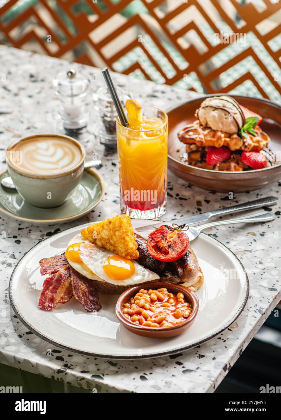 English Breakfast. Full English breakfast brunch Stock Photo - Alamy