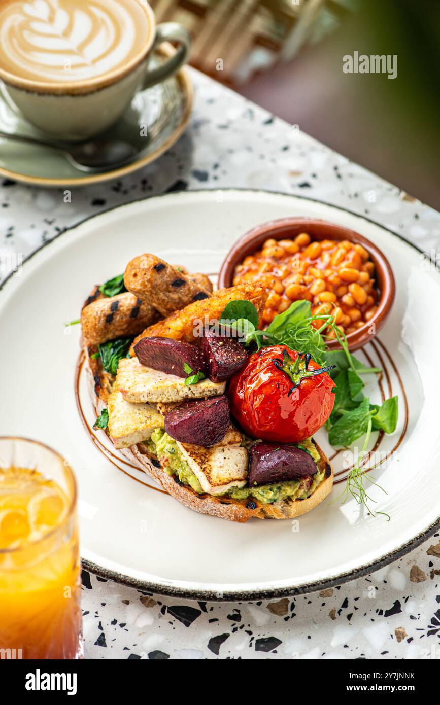 English Breakfast. Full English breakfast brunch Stock Photo - Alamy
