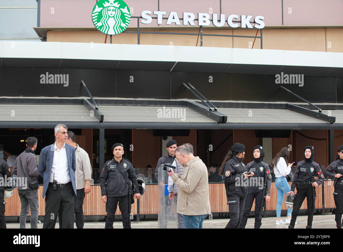 Gaziantep, Turkiye. 05 May 2024. Demonstrators outside a Starbucks café ...