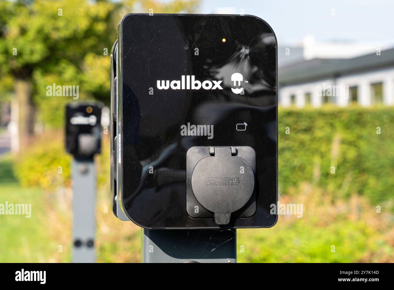 Wallbox electric vehicle charging station Stock Photo - Alamy
