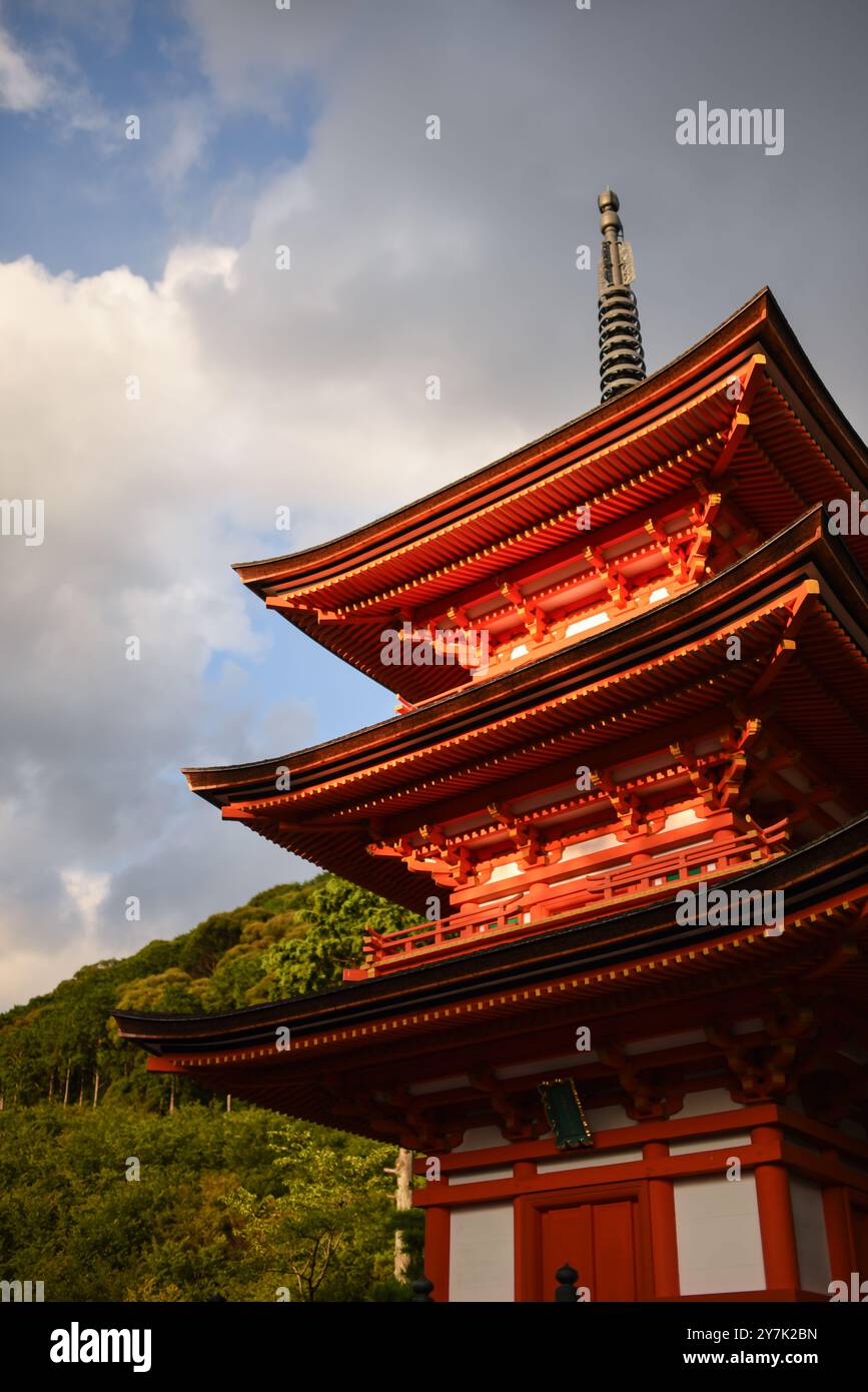 Koyasu red pagoda at Kiyomizu-dera temple in Kyoto, Japan Stock Photo ...