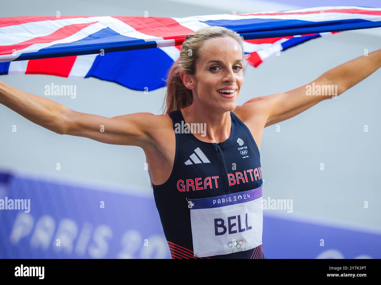 Georgia Bell celebrating with her country's flag in the 1500 meters at ...