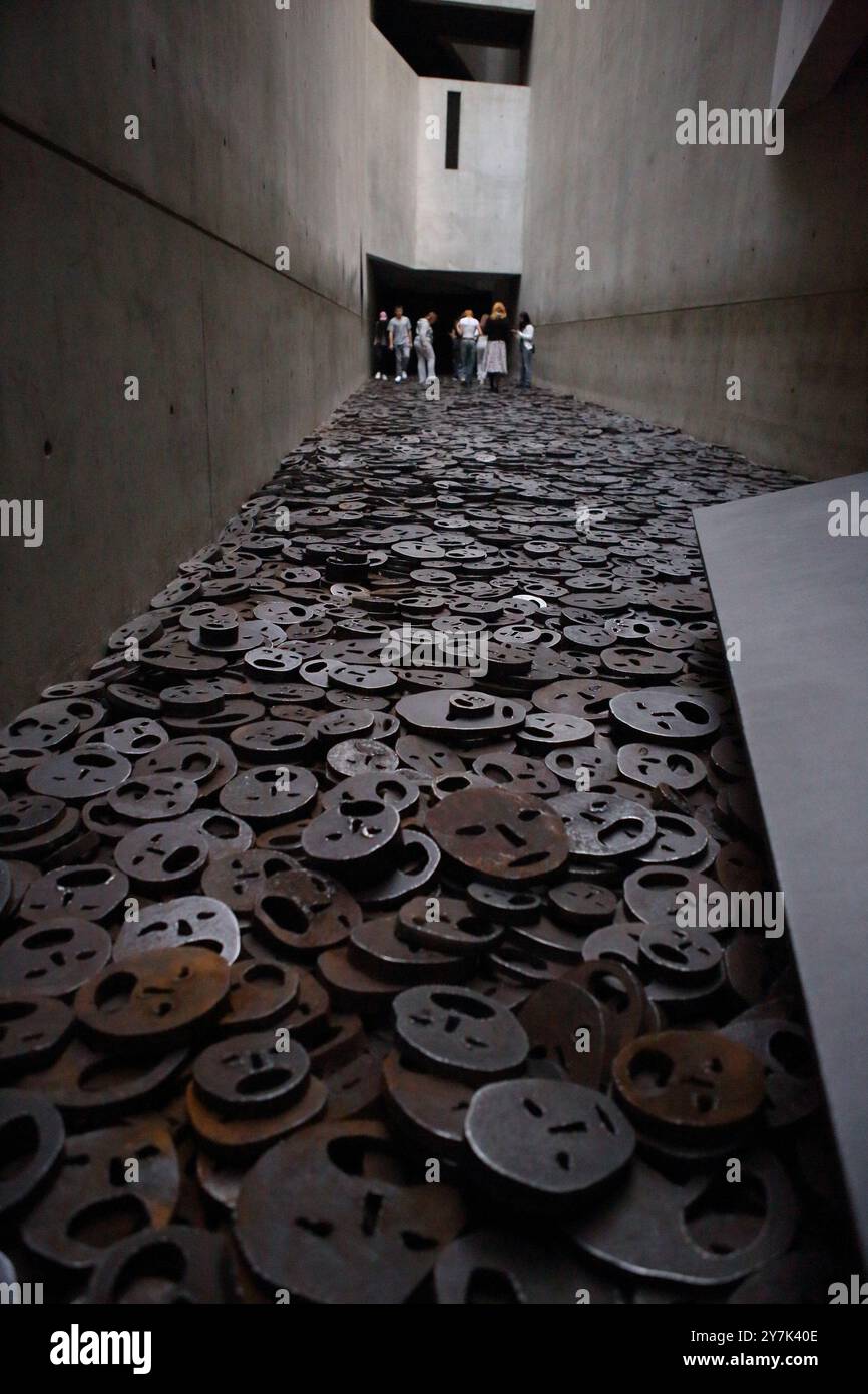 Memory Void , space in the Jewish Museum Berlin with Shalekhet, a ...