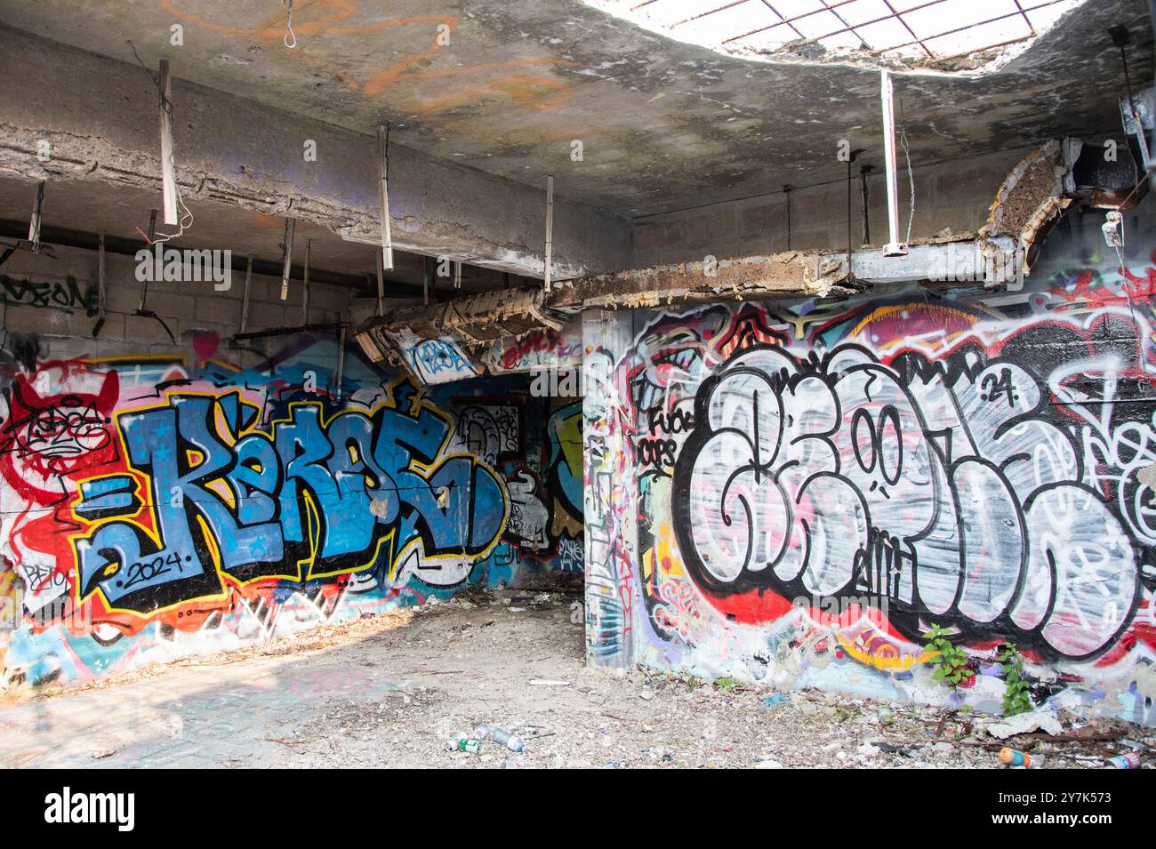 Inside radar building at Red Cliff Radar Station in Logy Bay-Middle ...