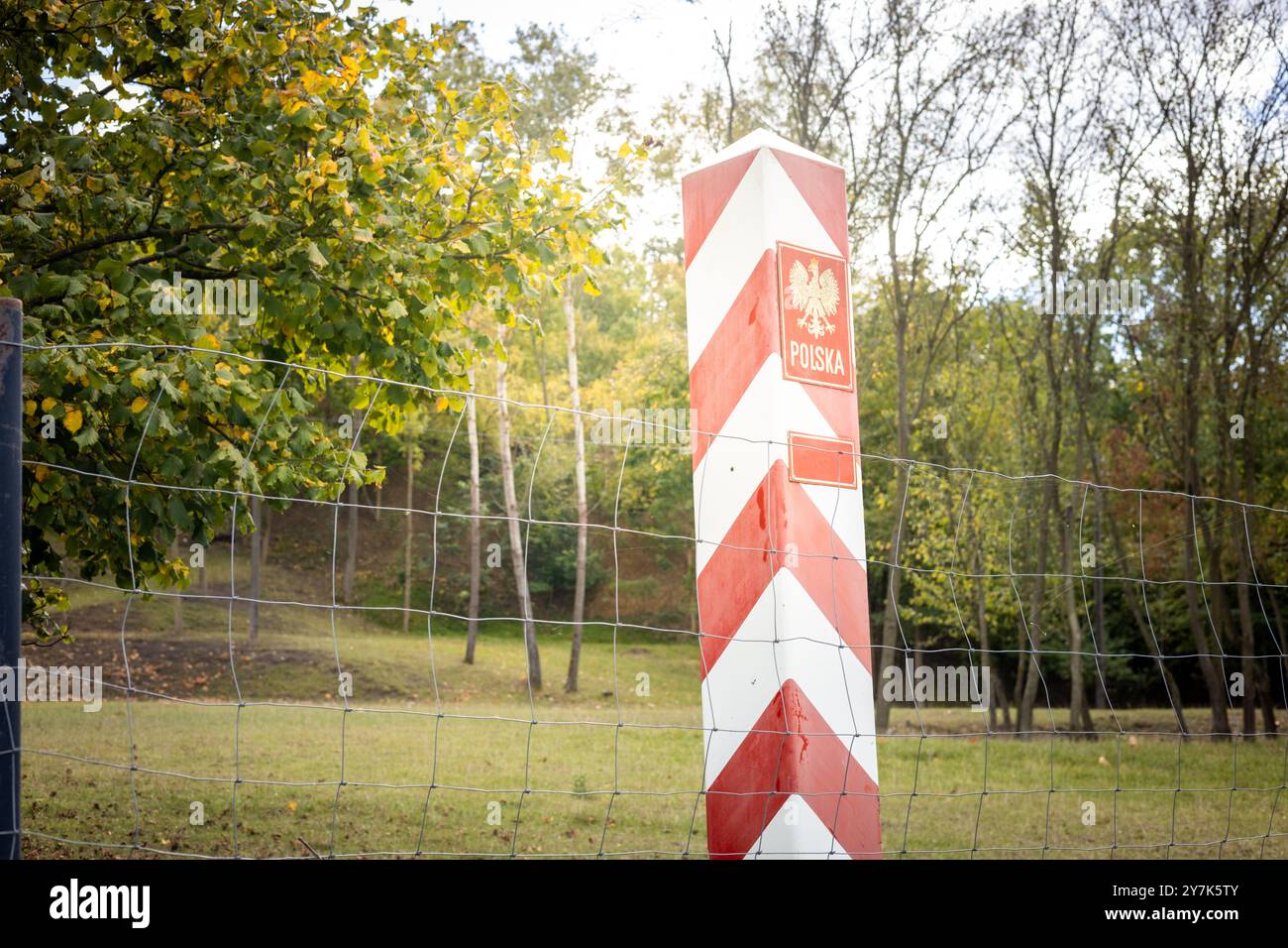 Ukraine border crossing fence hi-res stock photography and images - Alamy