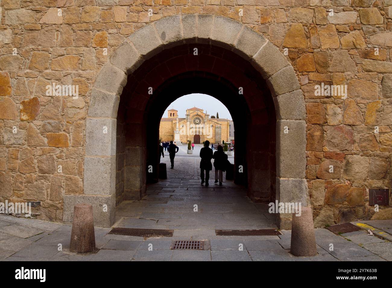 The Alcázar Gate in the walls of Ávila Stock Photo - Alamy