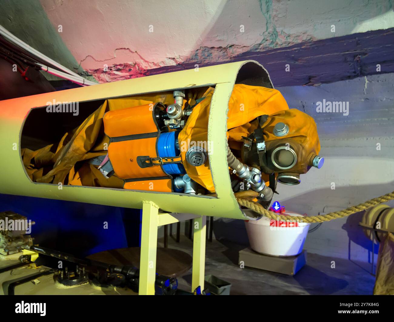 Torpedo apparatus sunken submarine hi-res stock photography and images ...