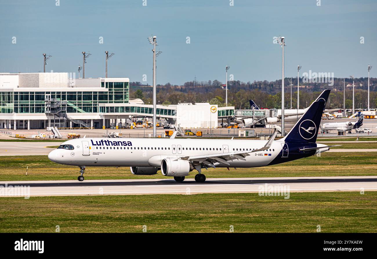 Munich, Germany, 6th Apr 2024: A Lufthansa Airbus A321-271NX lands at ...