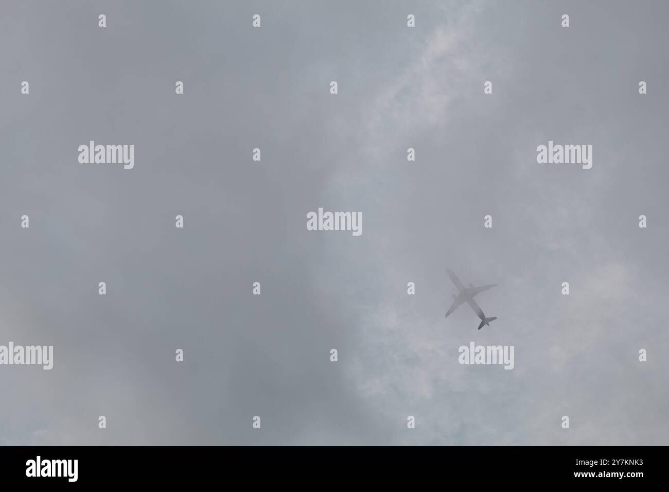 Jet Flying Overhead Stock Photo - Alamy