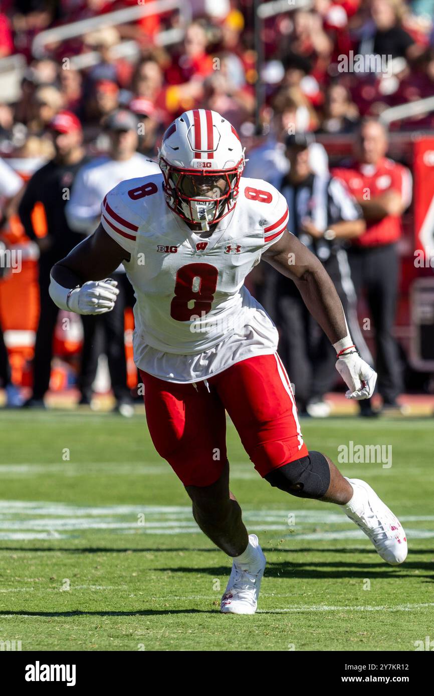 LOS ANGELES, CA - SEPTEMBER 28: Wisconsin linebacker Leon Lowery Jr. (8 ...