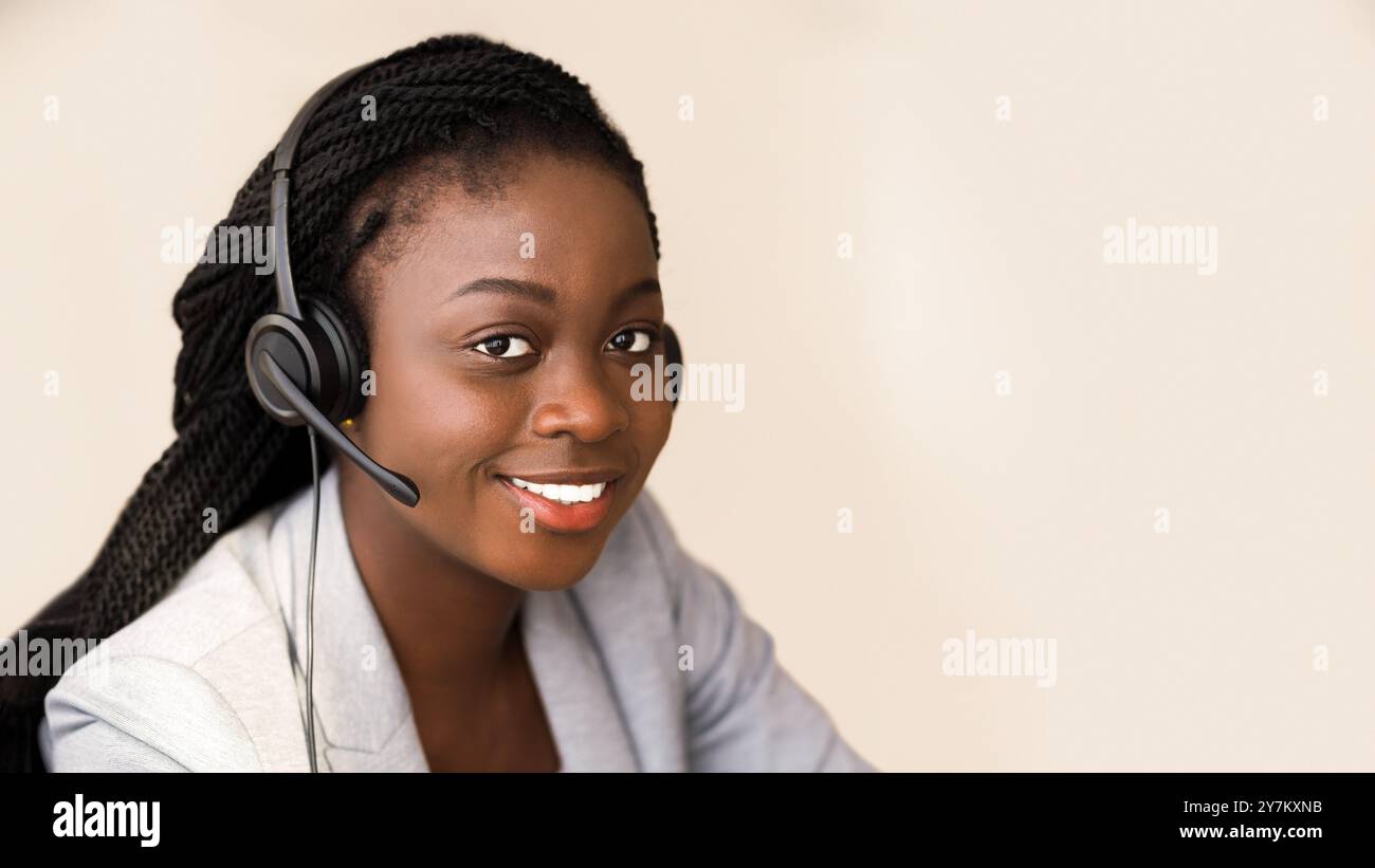 Portrait black female customer hi-res stock photography and images - Alamy