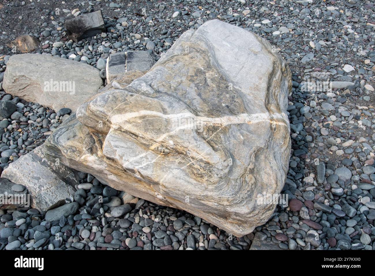 Sedimentary rocks on Middle Cove Beach in Logy Bay-Middle Cove-Outer ...