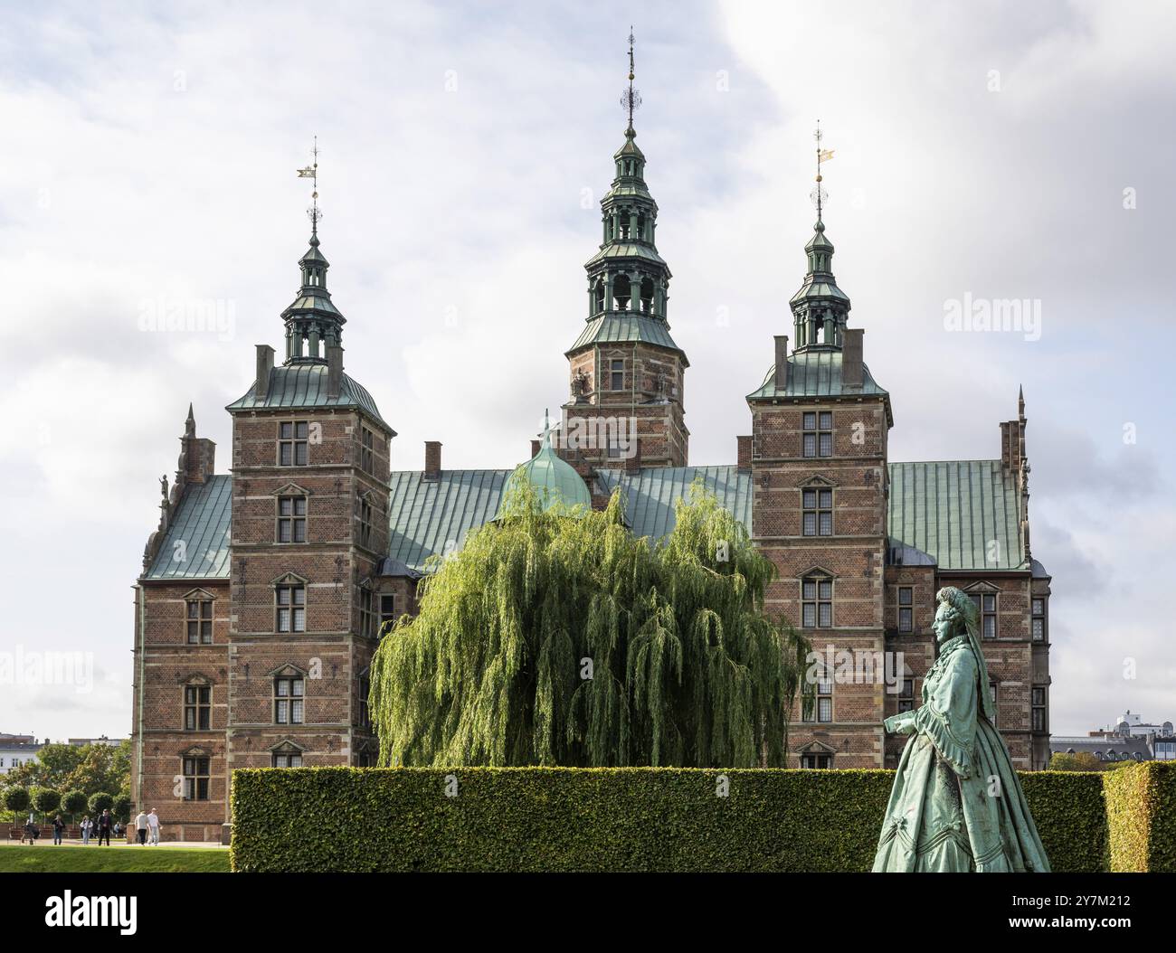Bronze statue of Queen Caroline Amalie by Christien Gottlieb Vilhelm ...