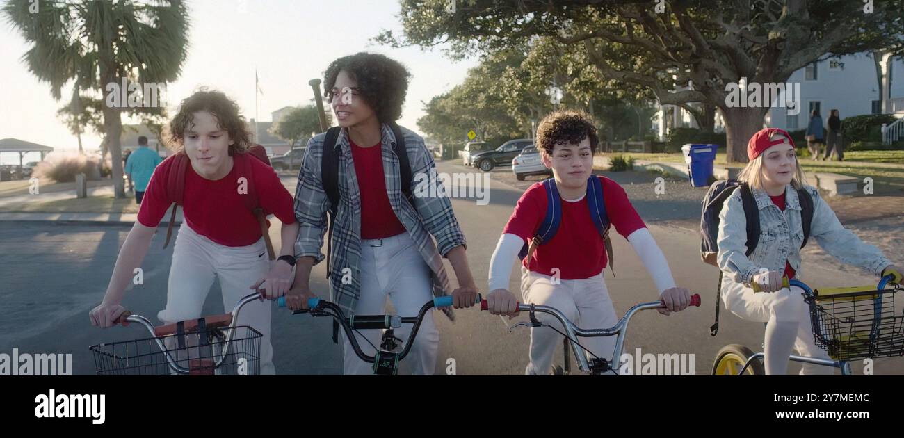 MONSTER SUMMER, from left: Julian Lerner, Noah Cottrell, Mason Thames ...