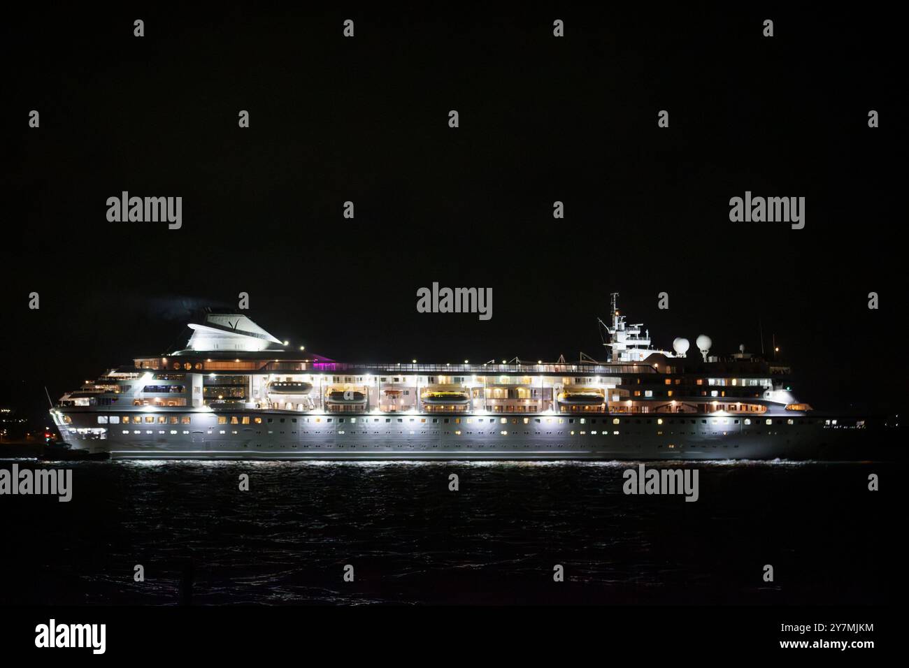 The Villa Vie Odyssey cruise ship leaves Belfast Harbour after the ...