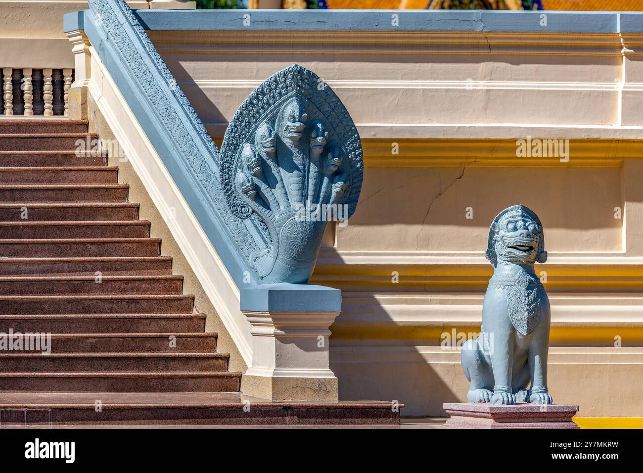 Naga balustrade and leogryph (half-lion, half-griffin) statue at the ...