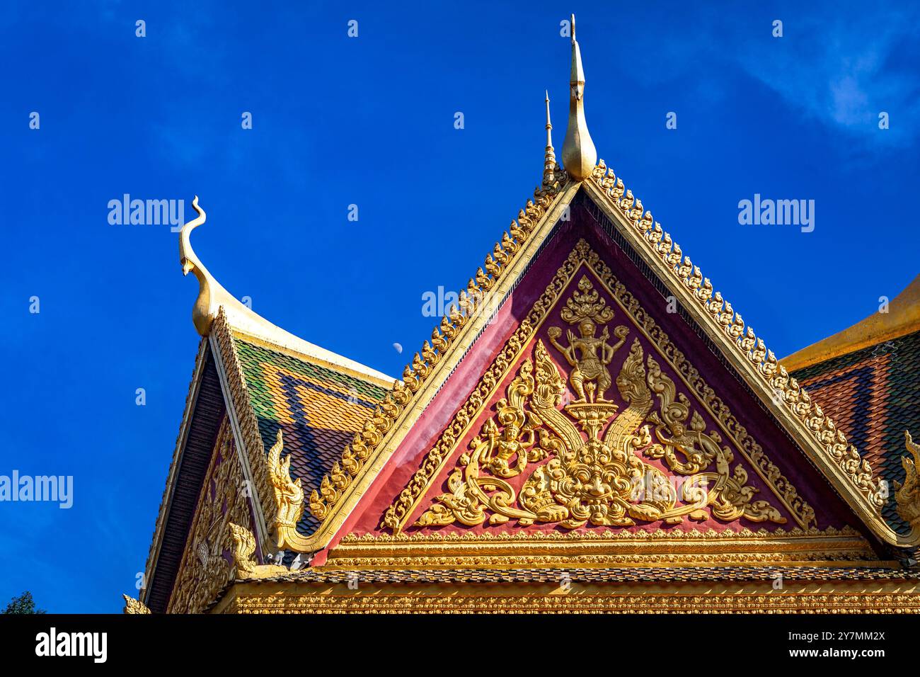Pavilion in Mount Doun Penh Park with moon against blue sky, Phnom Penh ...