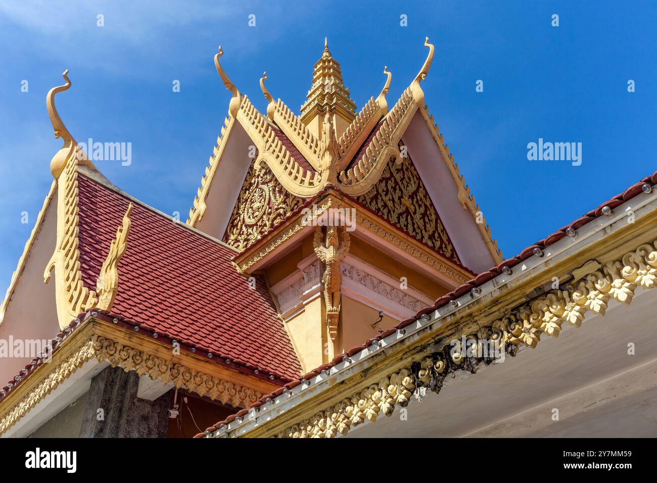 Ramayana royal palace phnom penh hi-res stock photography and images ...