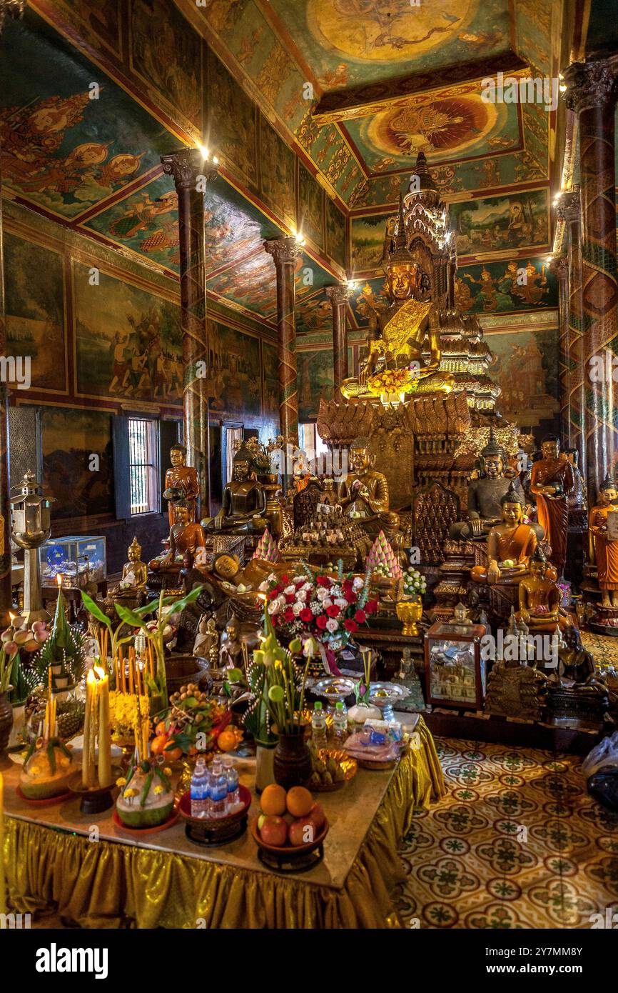 Buddhist shrine inside Wat Preah Chedey Borapaut, Wat Phnom, Phnom Penh ...