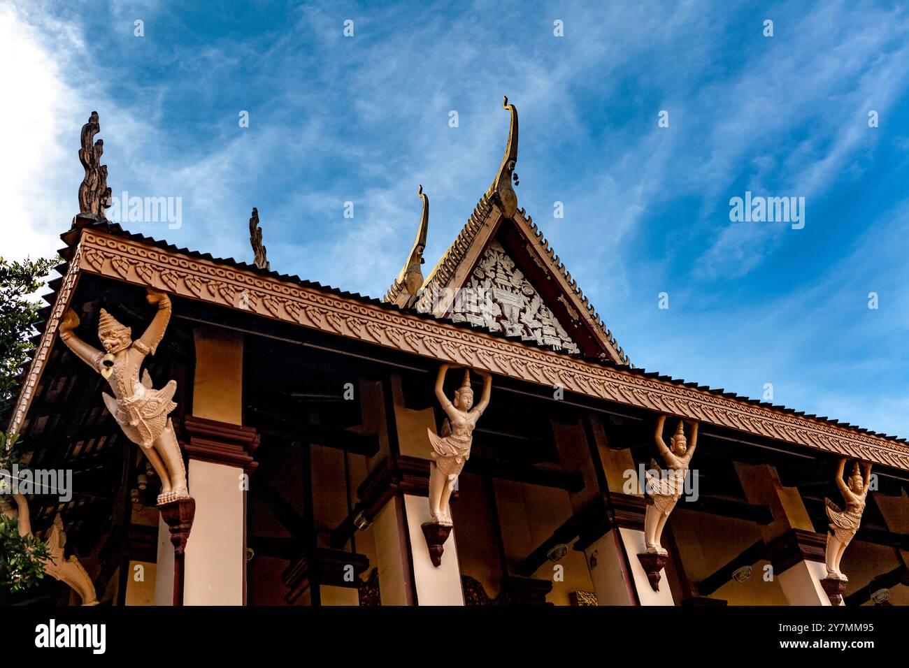 Wat Phnom Daun Penh, Phnom Penh, Cambodia Stock Photo - Alamy