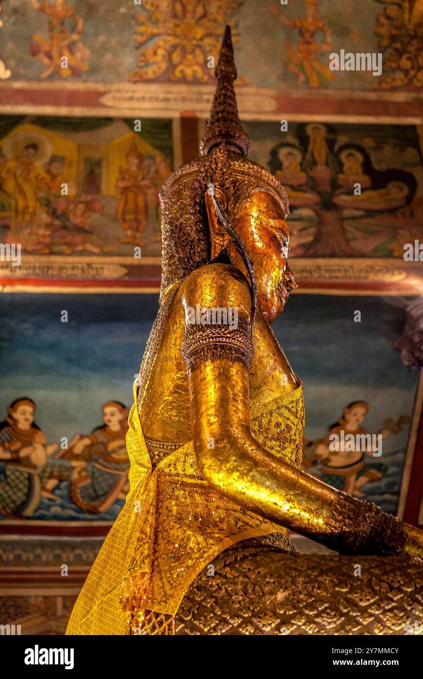 Buddhist shrine inside Wat Preah Chedey Borapaut, Wat Phnom, Phnom Penh ...