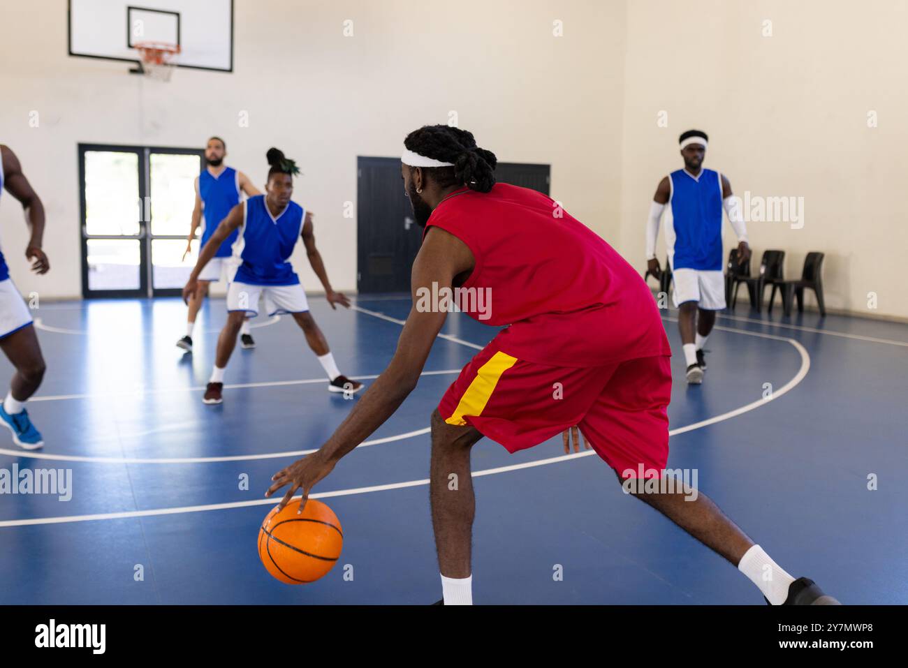 Female basketball referee hi-res stock photography and images - Alamy