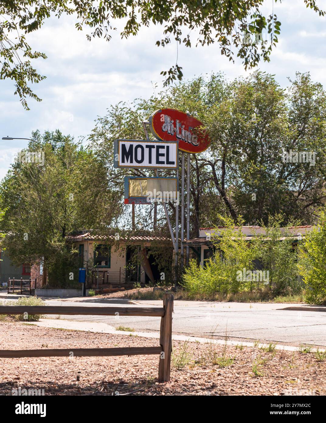 The former Hi-Line Motel, now abandoned on Historic Route 66 in Ash ...