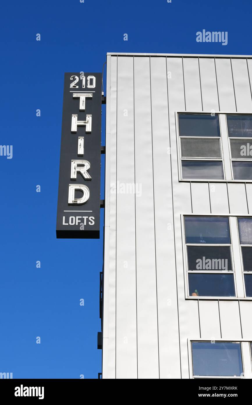 LONG BEACH, CALIFORNIA - 19 SEPT 2024: Sign at 210 Third Lofts, at 3rd ...