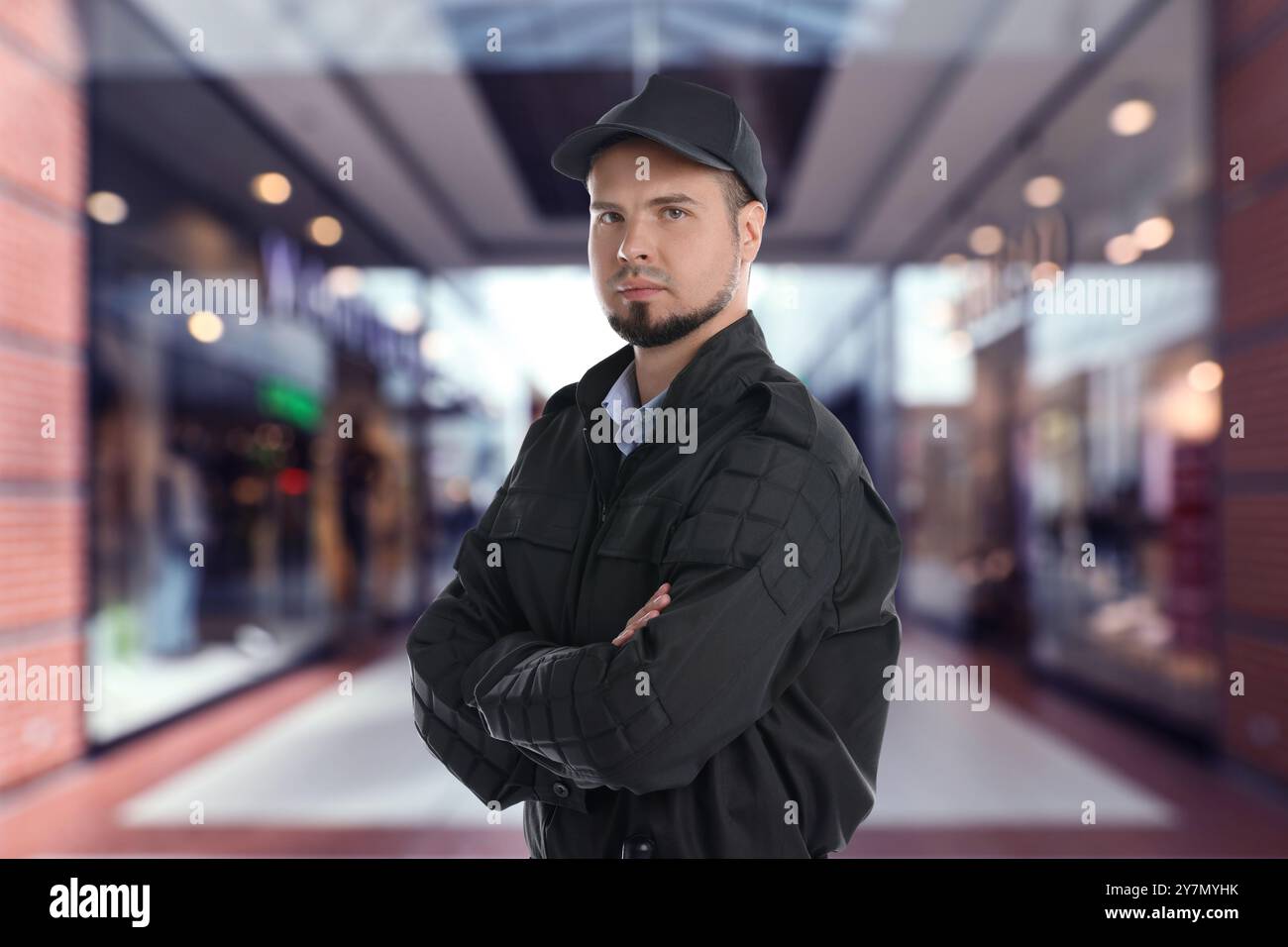 Police security shopping centre hi-res stock photography and images - Alamy