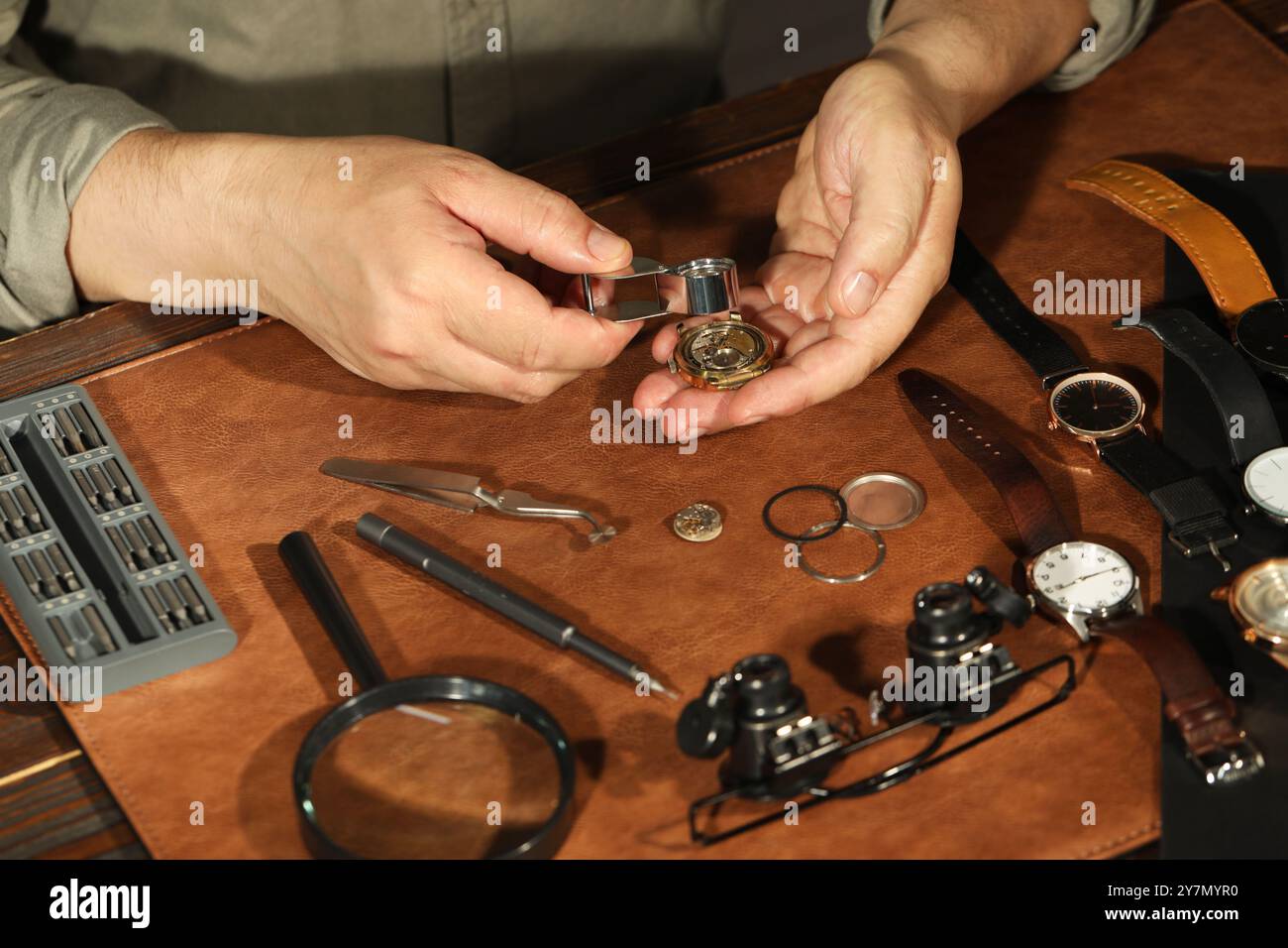 Mechanic fixing glass detail hi-res stock photography and images - Alamy