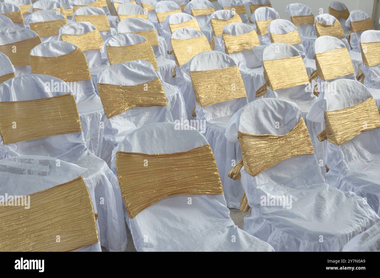 Outdoor wedding reception guest hi-res stock photography and images - Alamy