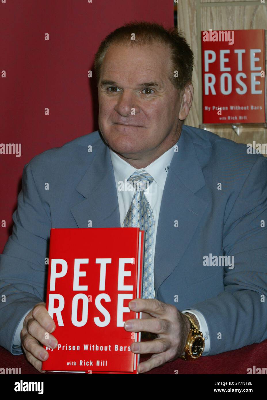 Pete Rose signs copies of his new book "My Prison Without Bars" at ...