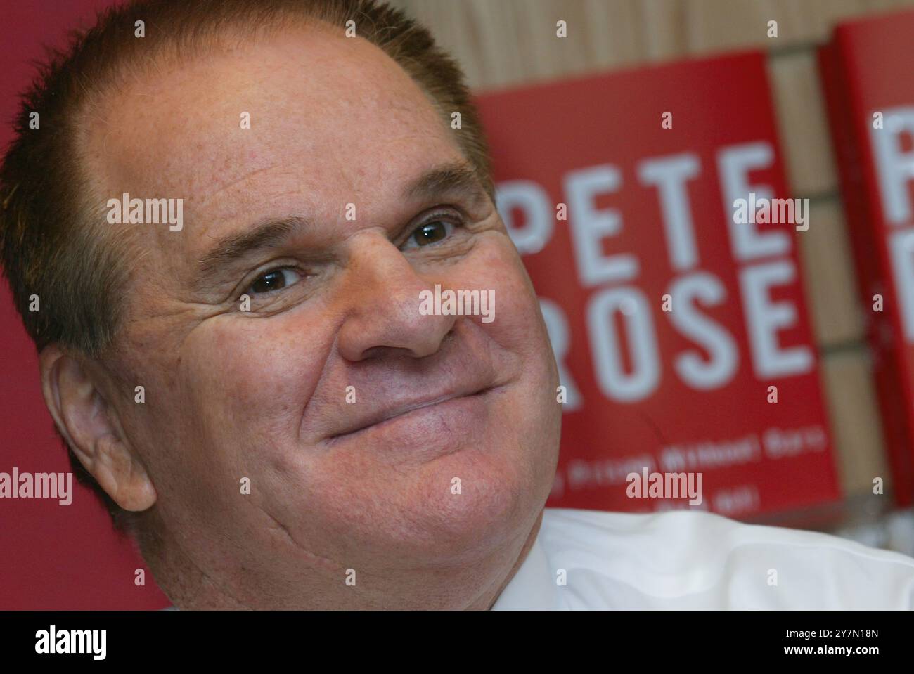 Pete Rose signs copies of his new book "My Prison Without Bars" at ...