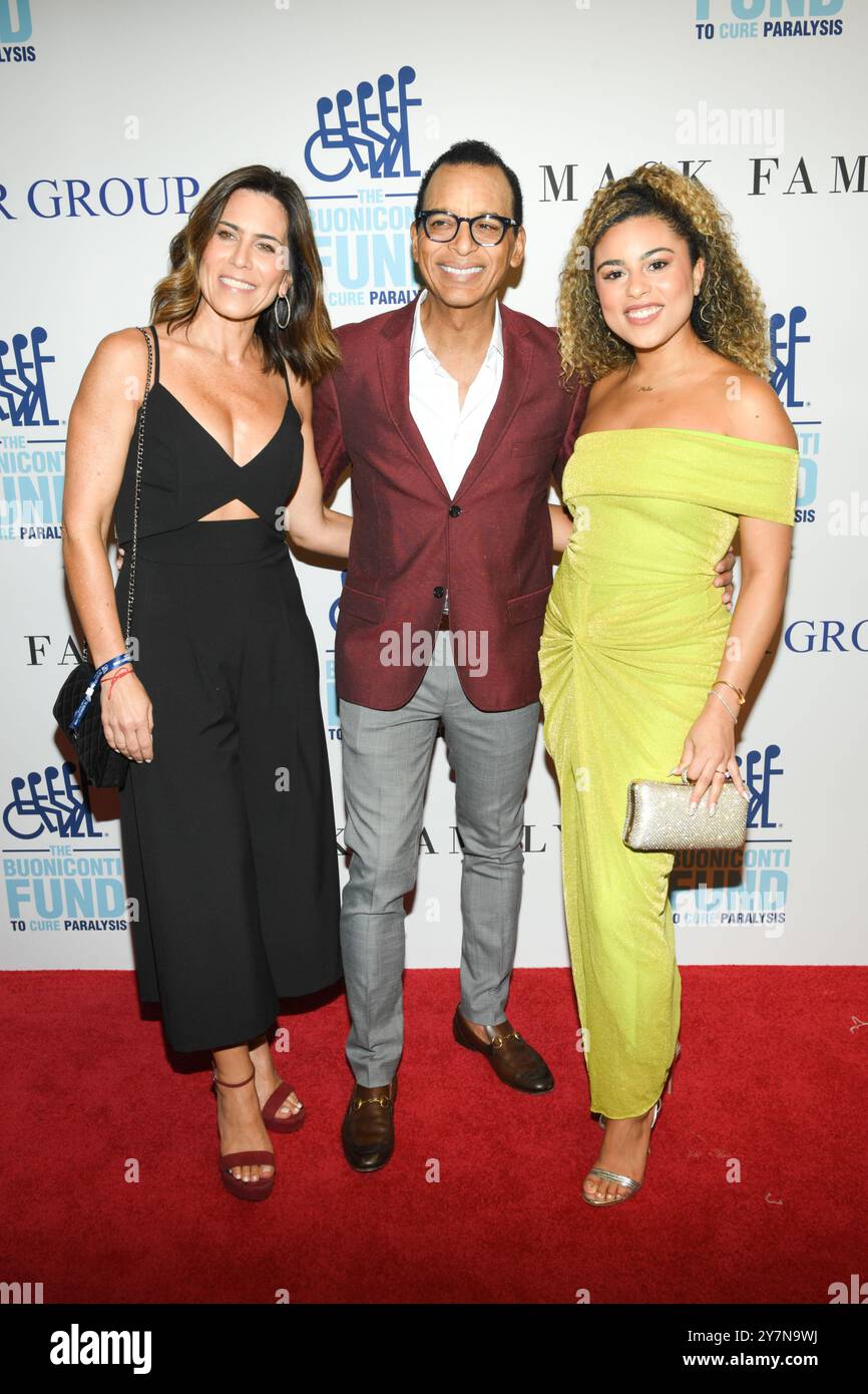 Mari Secada, Jon Secada, and Mikaela Secada attending the 39th Annual ...