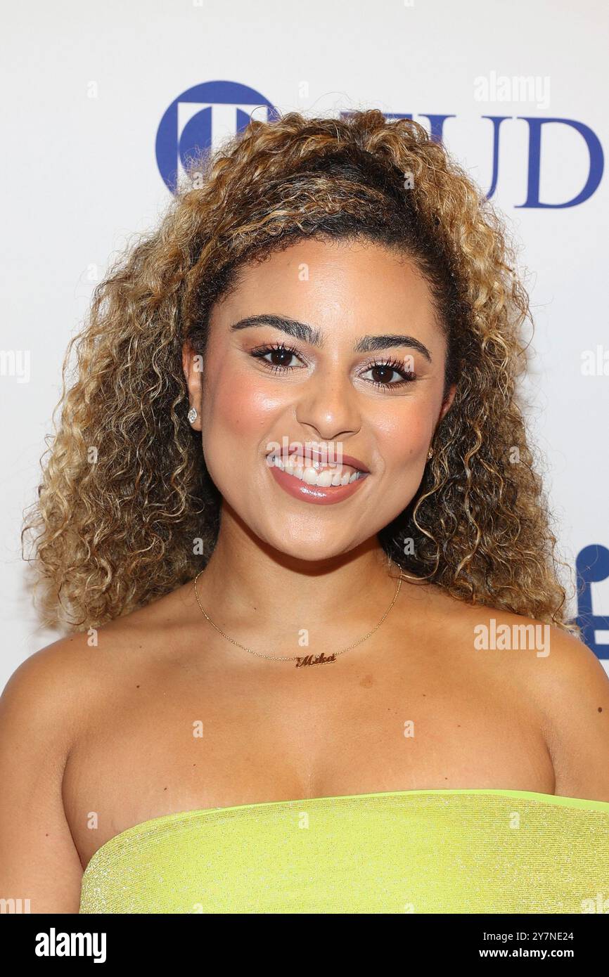 Mikaela secada hi-res stock photography and images - Alamy