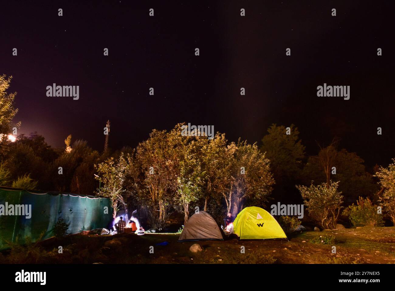 Pahalgam, India. 30th Sep, 2024. Visitors camp under the starry night ...