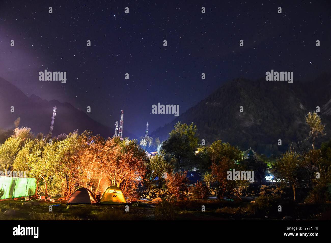 Pahalgam, India. 30th Sep, 2024. Visitors camp under the starry night ...