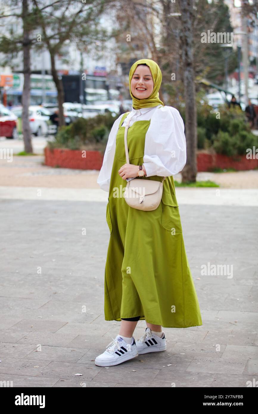 Turkish girls wearing the hijab in the streets of Gaziantep, southern ...