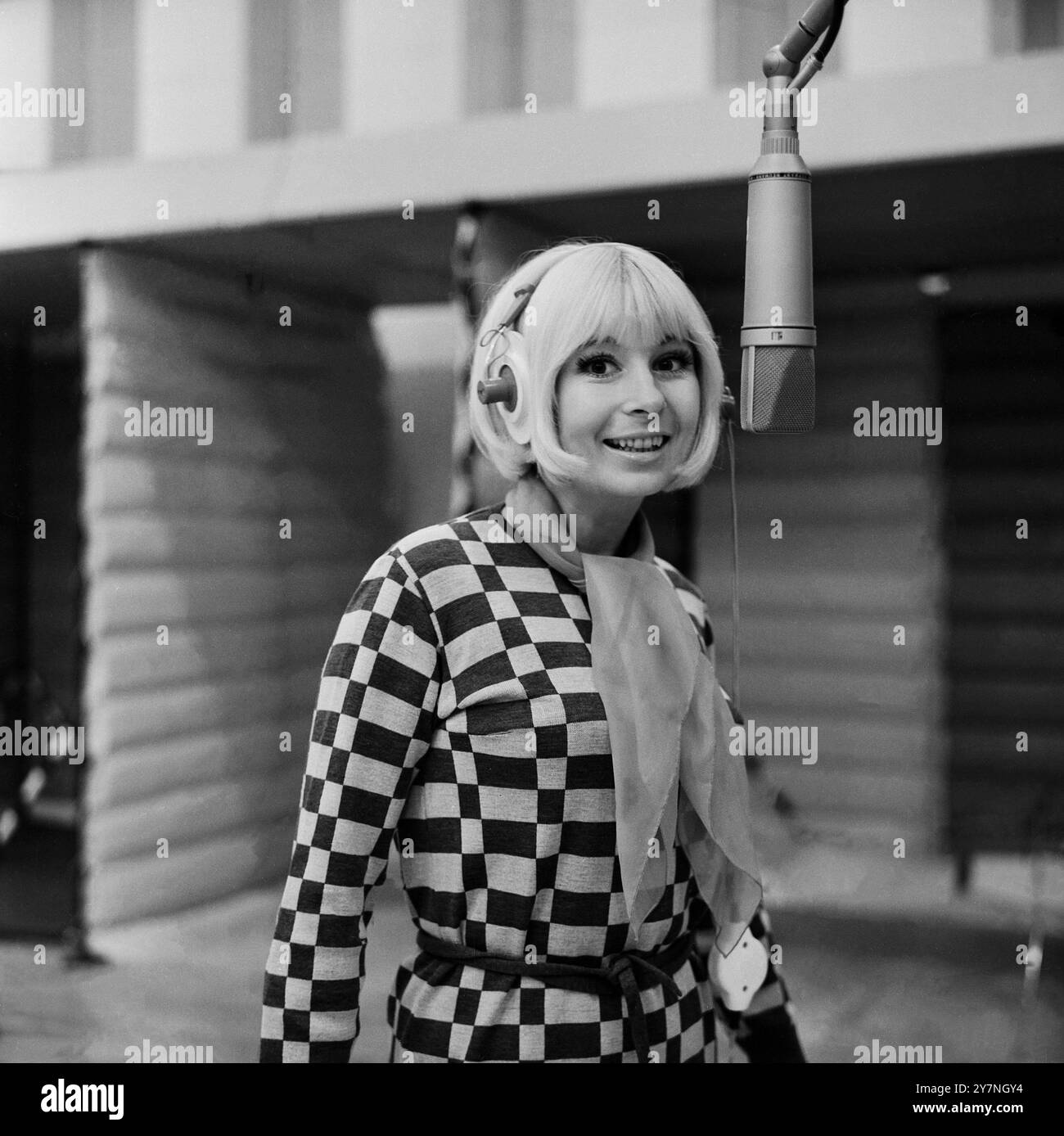 Britt Kersten, deutsche Schlagersängerin, in der DDR sehr populär, bei ...