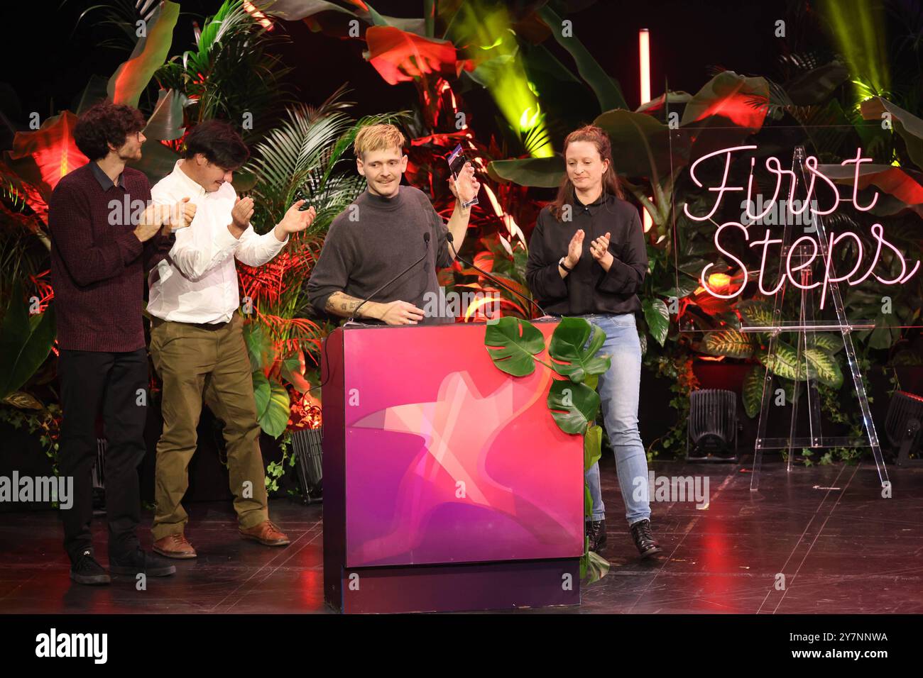 Verleihung FIRST STEPS 2024 NO FEAR Award Jonatan Geller-Hartung ...